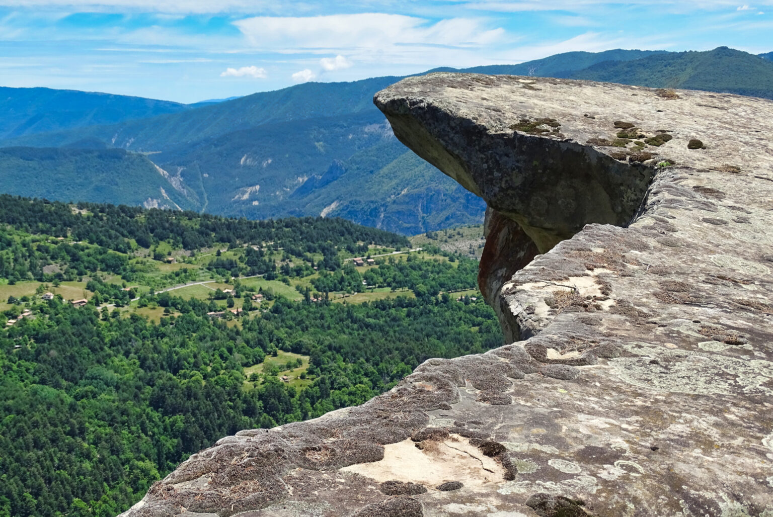 Que faire dans le village d'Annot ? Top 6 des activités